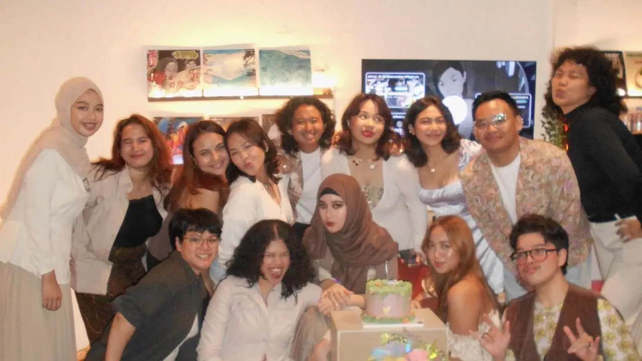 Tampil Cantik dengan Gaya Vintage, Intip Potret Perayaan Ulang Tahun ...