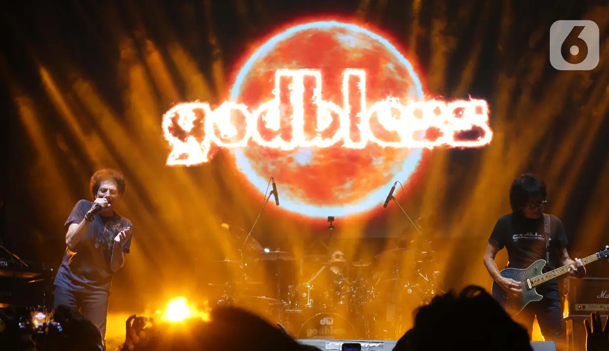 Tampil di Panggung Rock Legends Festival, God Bless Pukau Pecinta Musik ...