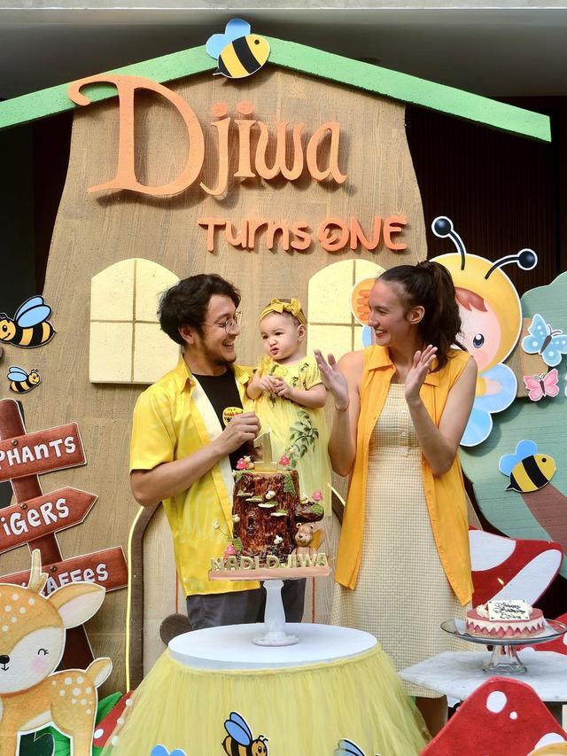 6 Momen Gemas Ultah Pertama Nadi Djiwa Putri Dimas Anggara dan Nadine ...