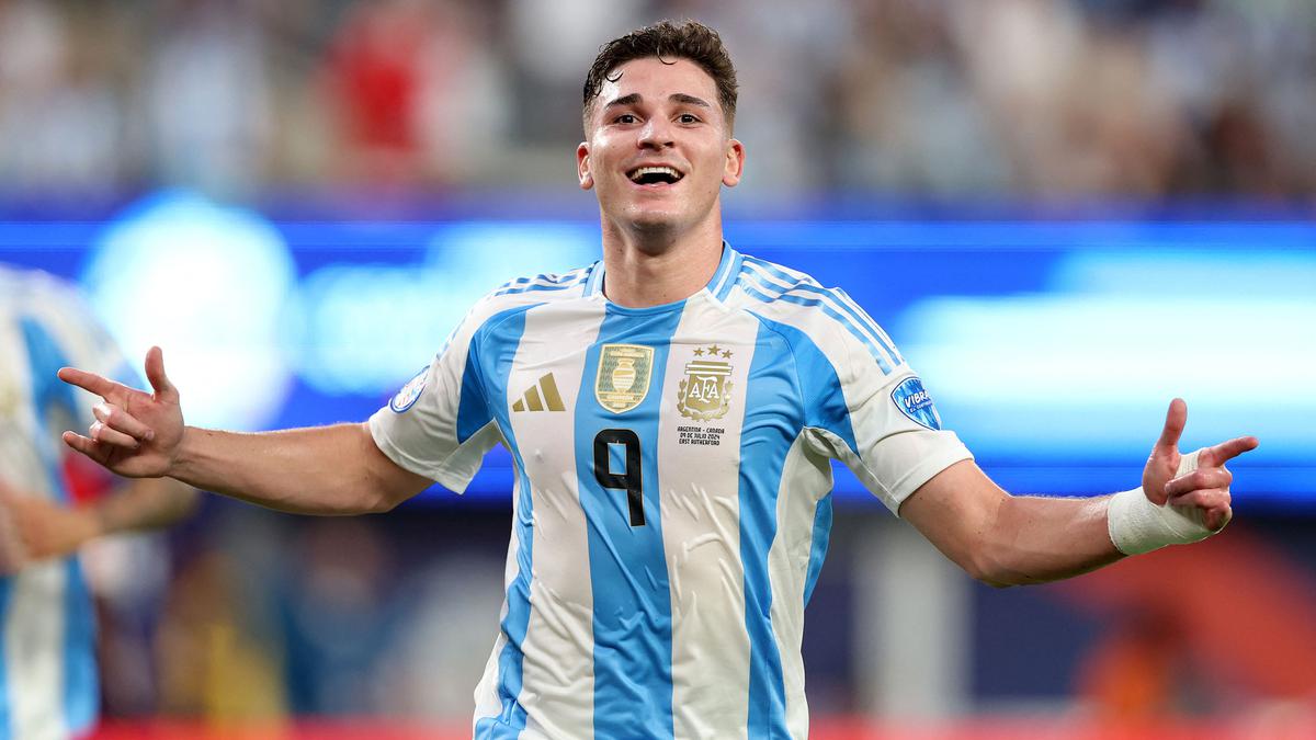 Sudah Sah! Julian Alvarez Memulai Petualangan di Liga Spanyol bersama ...