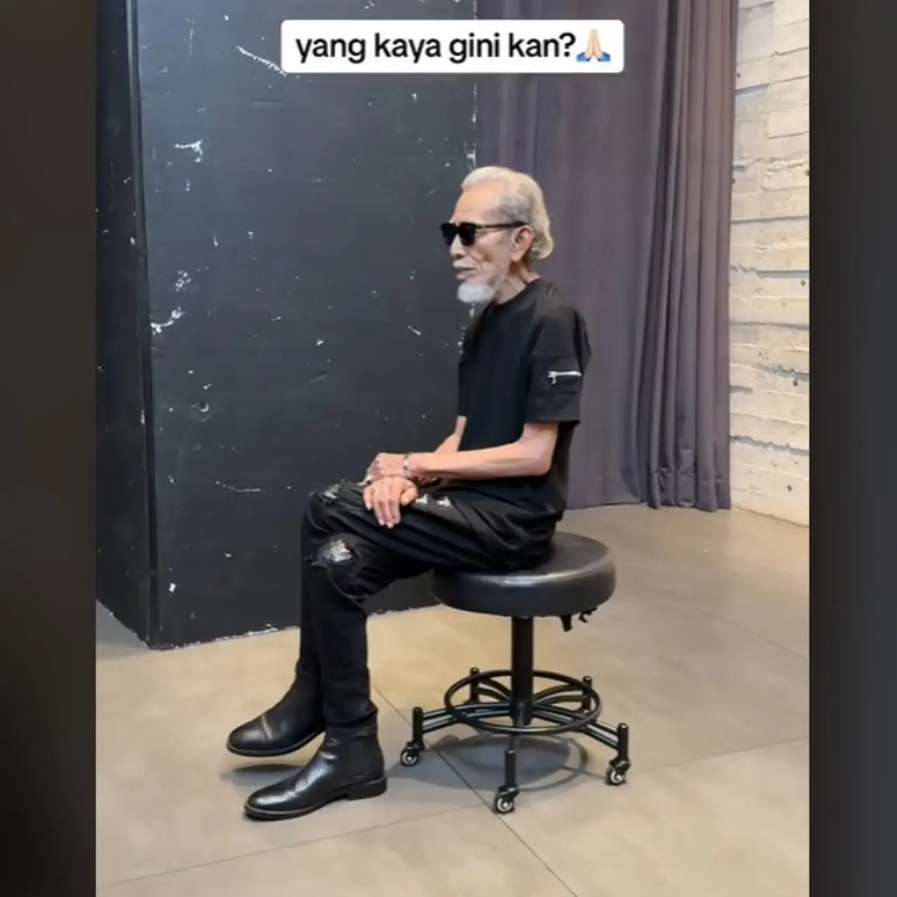 Saat Kakek Tukang Parkir Glow Up dan Jadi Model, Gayanya Tak Kalah dari ...