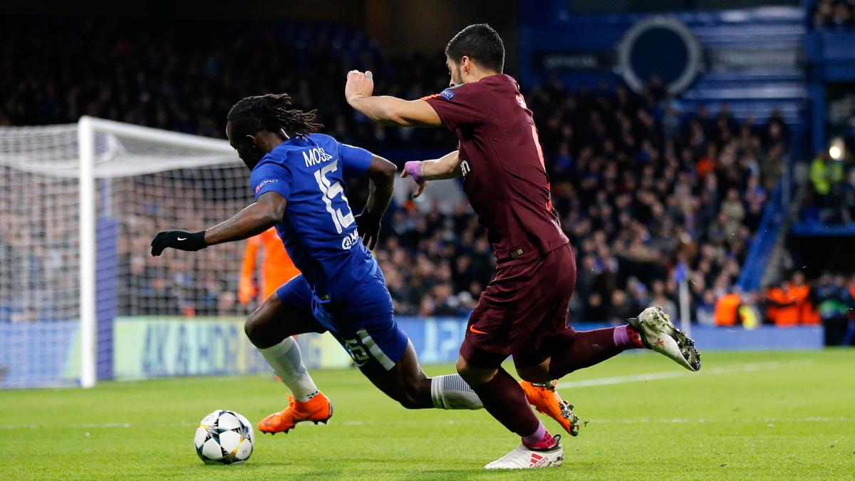 Moses: Chelsea Bakal Habis-habisan di Camp Nou