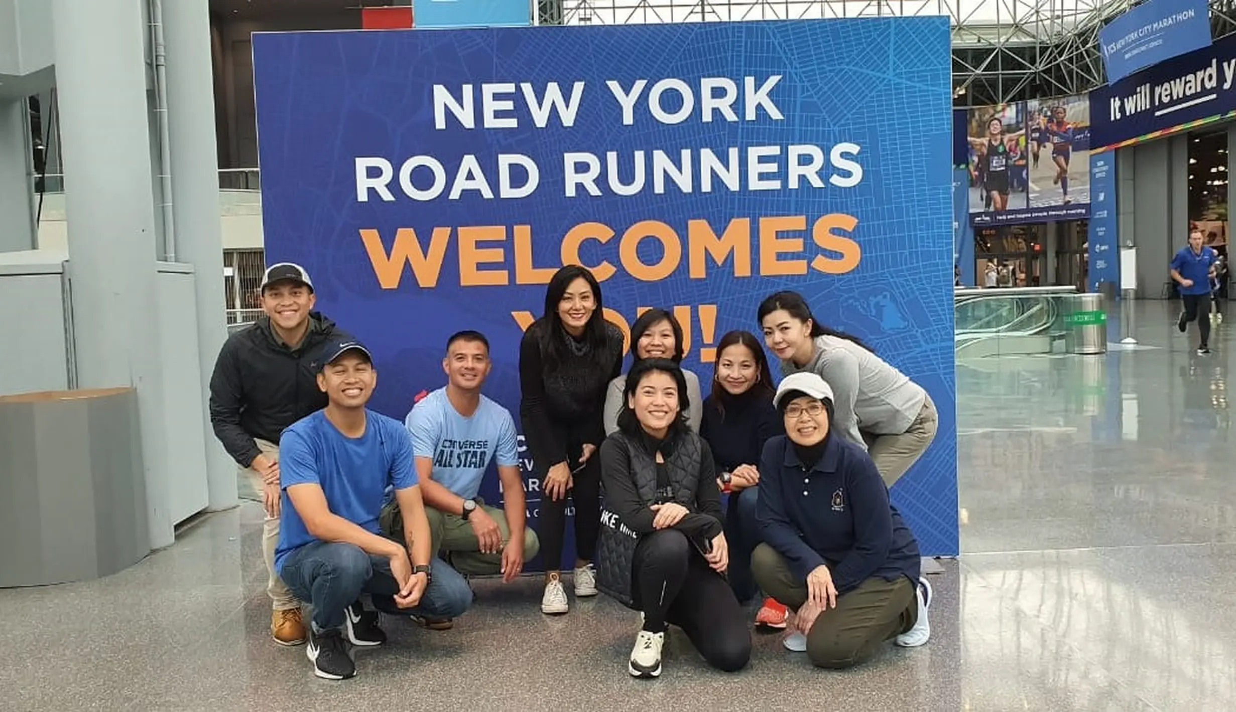FOTO: 11 Pelari Team RMHC Indonesia Berpartisipasi di New York Marathon ...