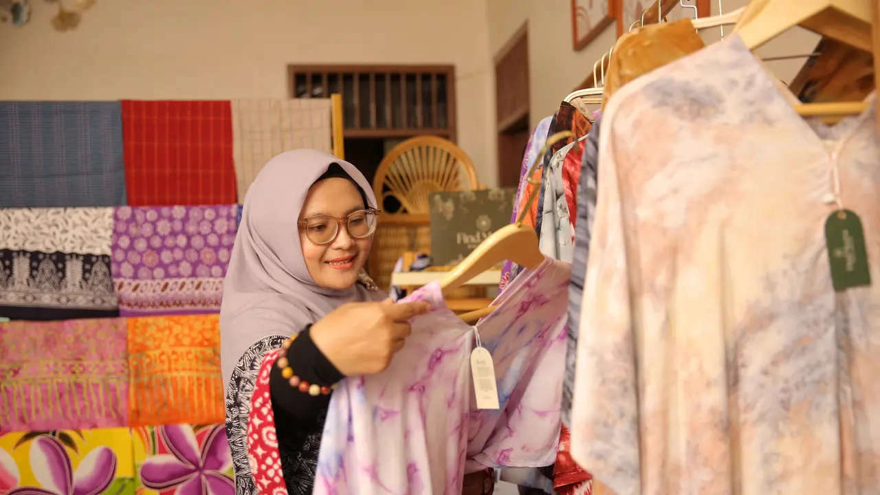 Batik Raya Indonesia dari Warisan Nusantara hingga Inspirasi Gaya Kekinian