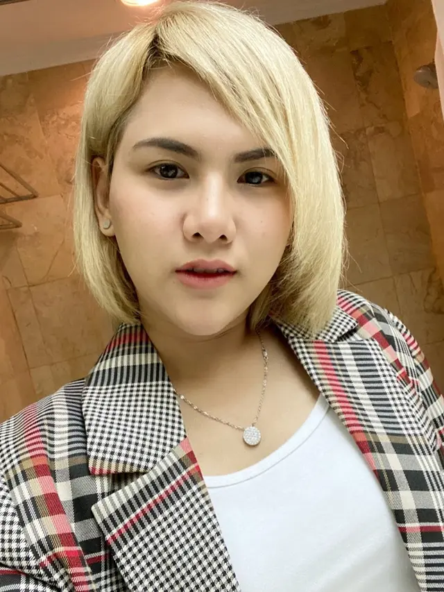 Dulu Tomboi, Ini 7 Potret Transformasi Evelyn Mantan Istri Aming Tampil ...