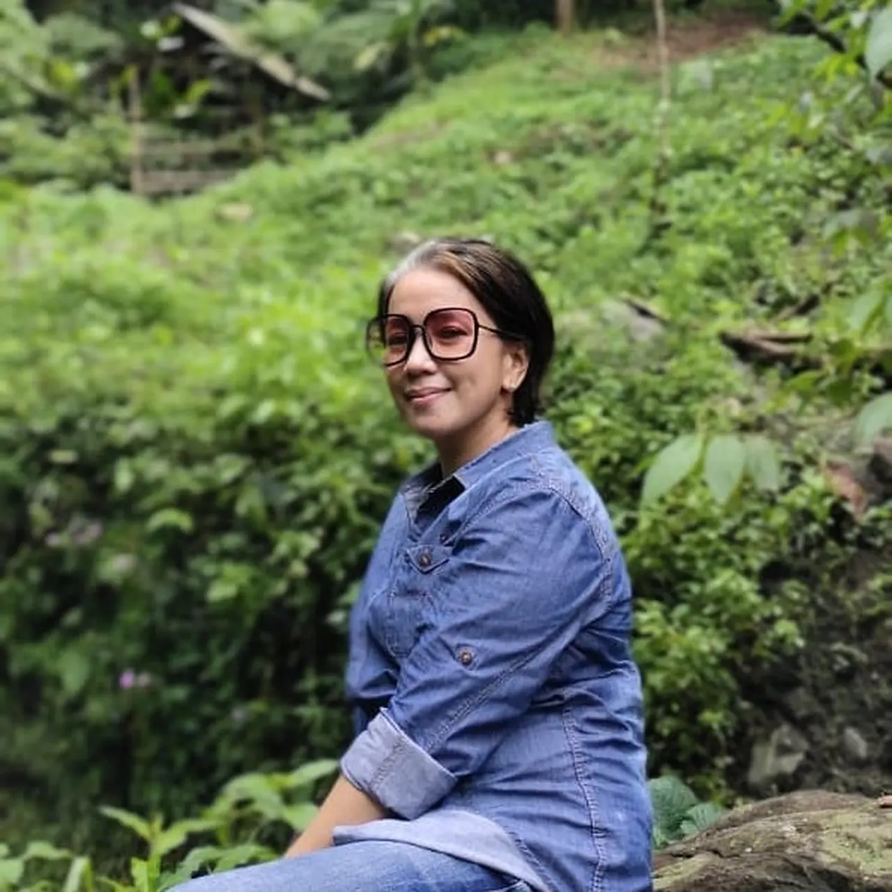 Jarang Tersorot, Ini 6 Potret Junita Eka Putri Ibunda Jefri Nichol yang ...