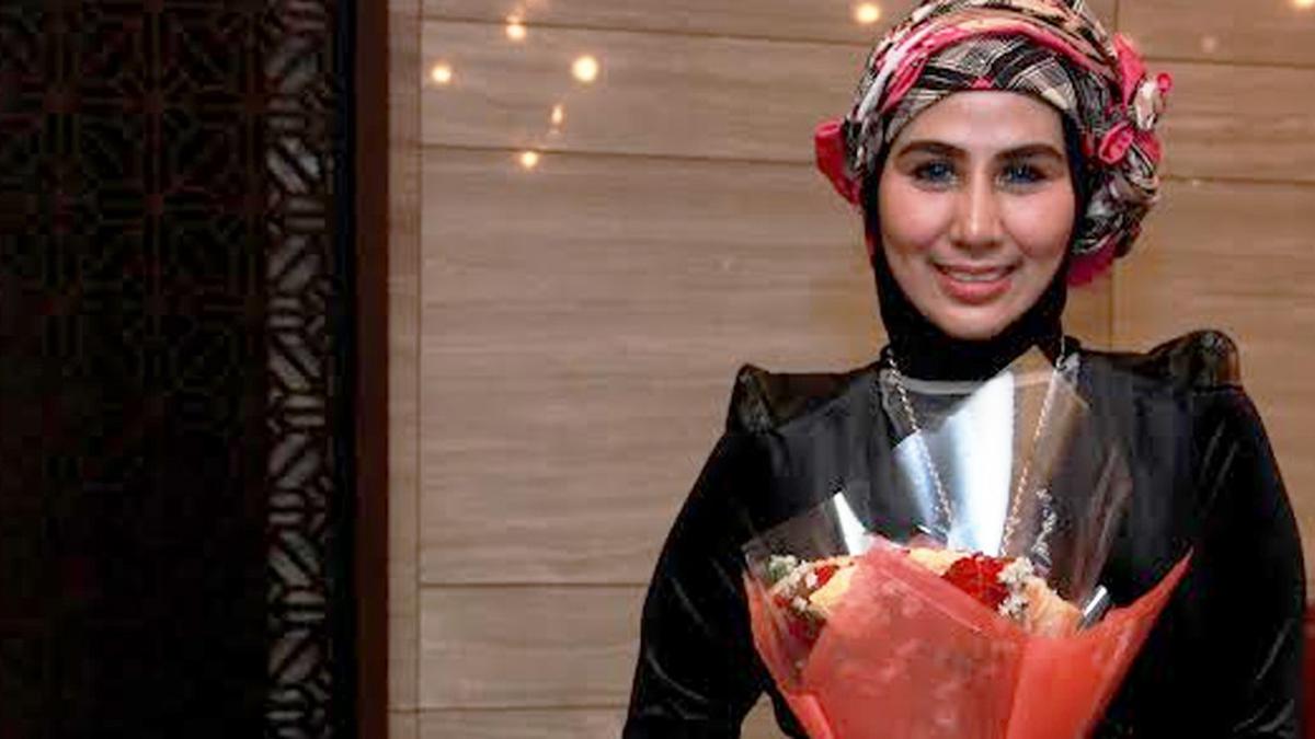 Puasa, Ratna Dilla Tetap Semangat Jalani Syuting Video Klip - Islami Liputan6.com