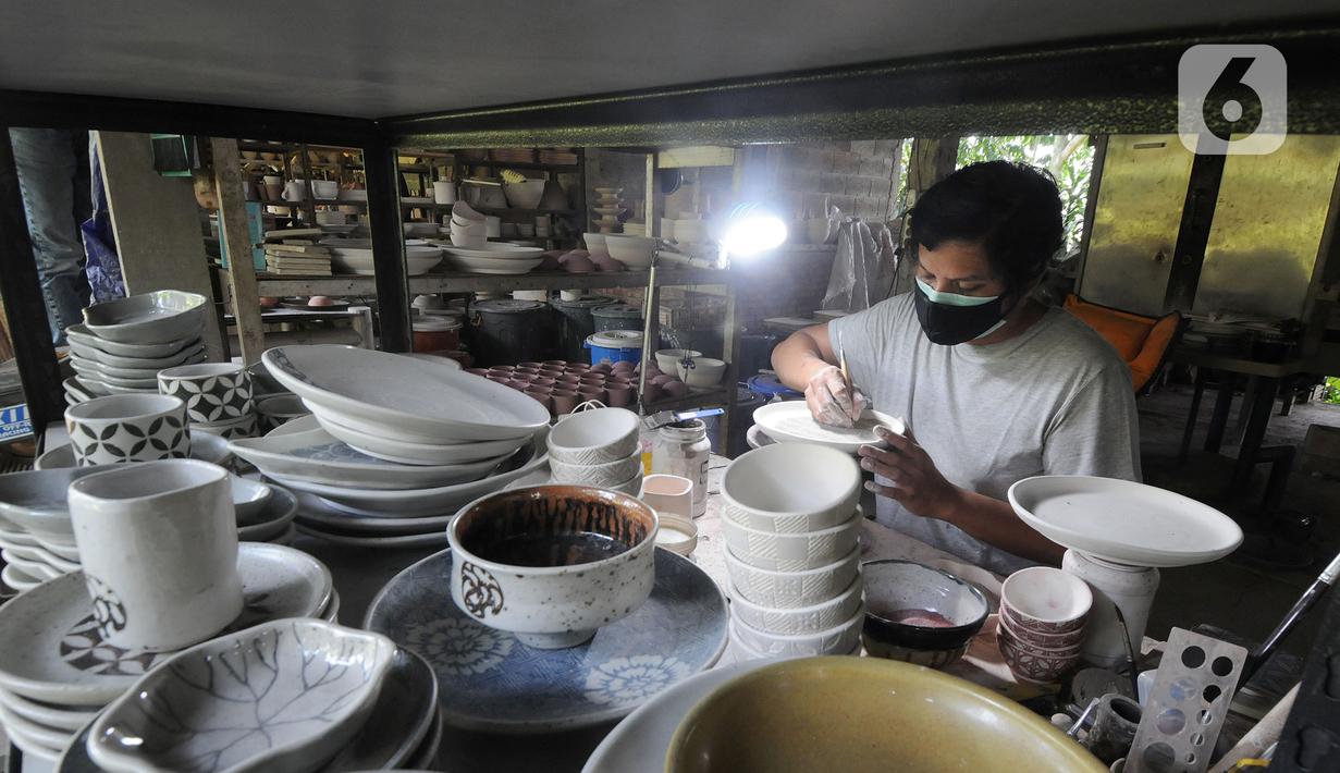 FOTO: Keramik Bojongsari Depok Tetap Bertahan di Masa Pandemi - Foto ...