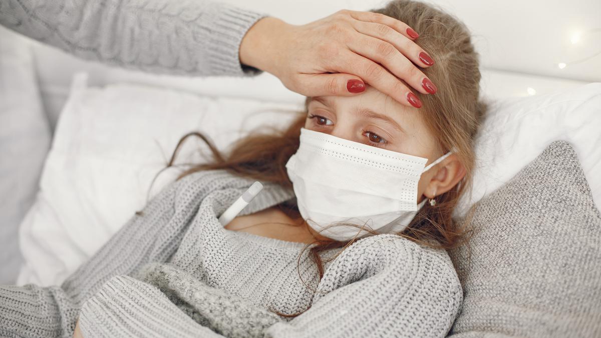 4 Penyebab Badan Anak Demam Mendadak Beserta Cara Mengatasinya