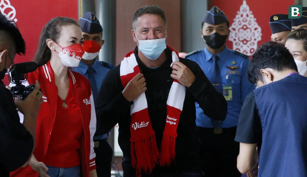 Foto: Vidio Datangkan Mantan Pemain MU dan Liverpool Michael Owen ke ...