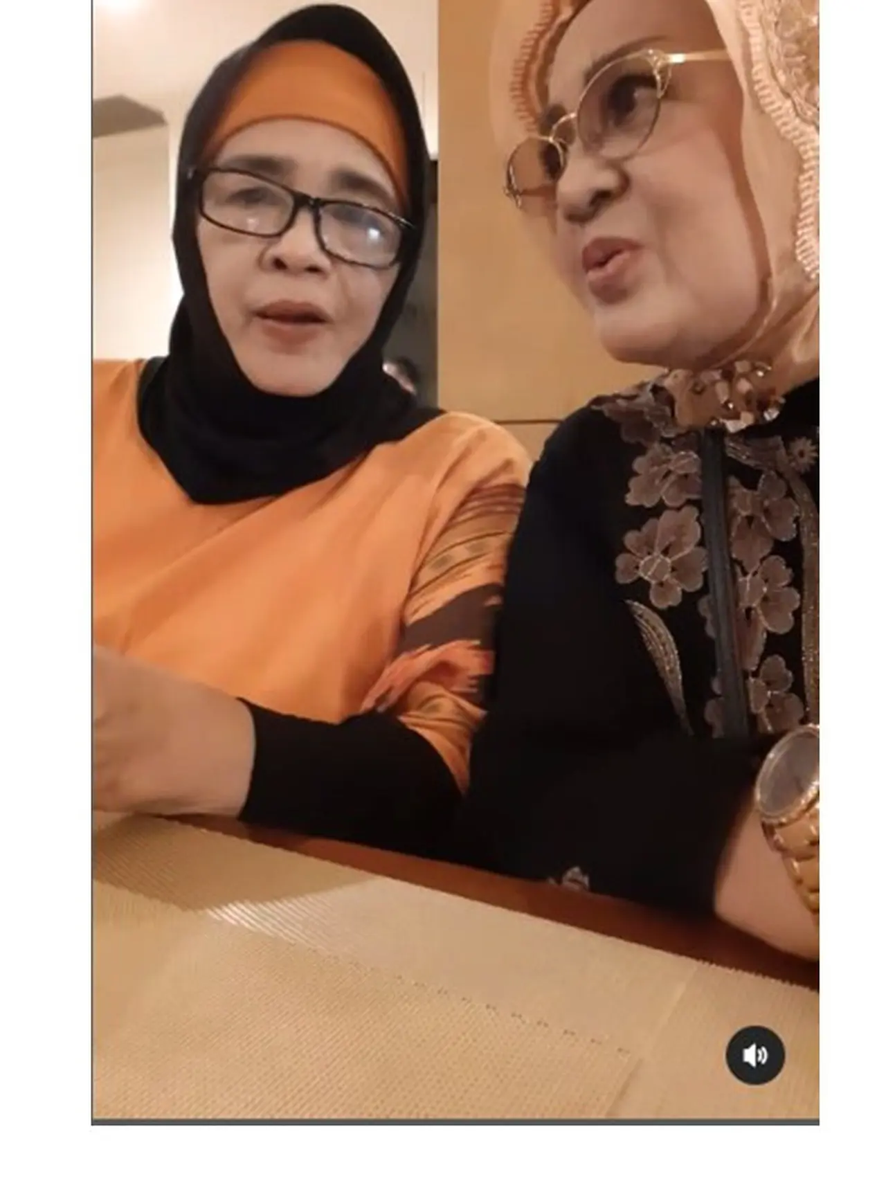 7 Potret Terbaru Leily Sagita Pemeran Mak Lampir, Disebut Awet Muda - Hot Liputan6.com