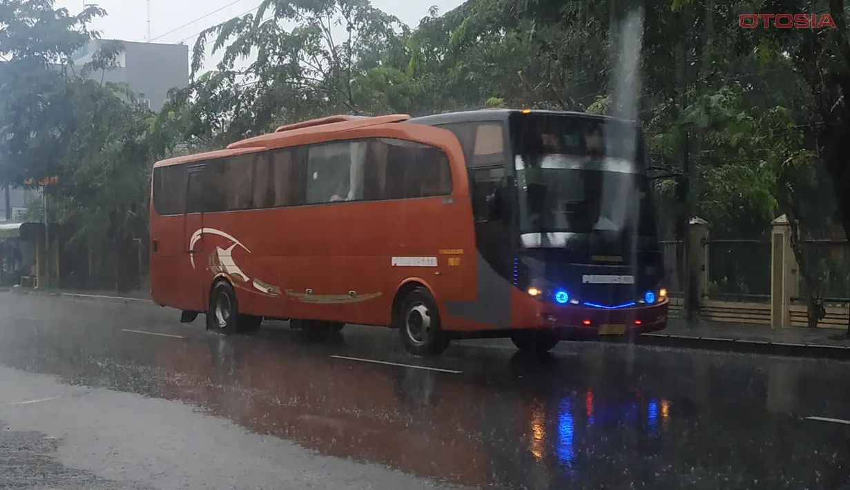 10 Potret Desain Bus Single Glass yang Ada di Indonesia, Enggak Kalah ...