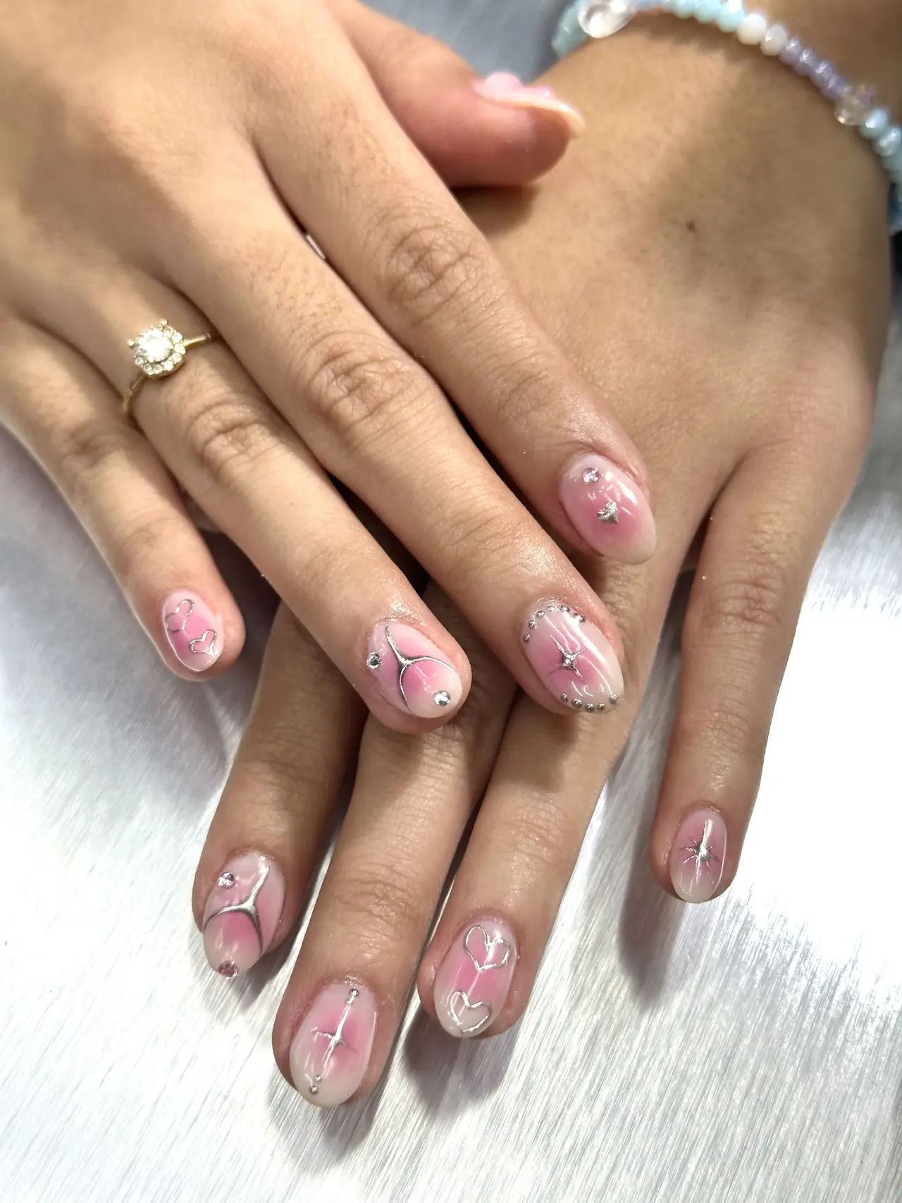 Rekomendasi Warna Kekinian Seni 'Nail Art' bagi Kaum Perempuan ...