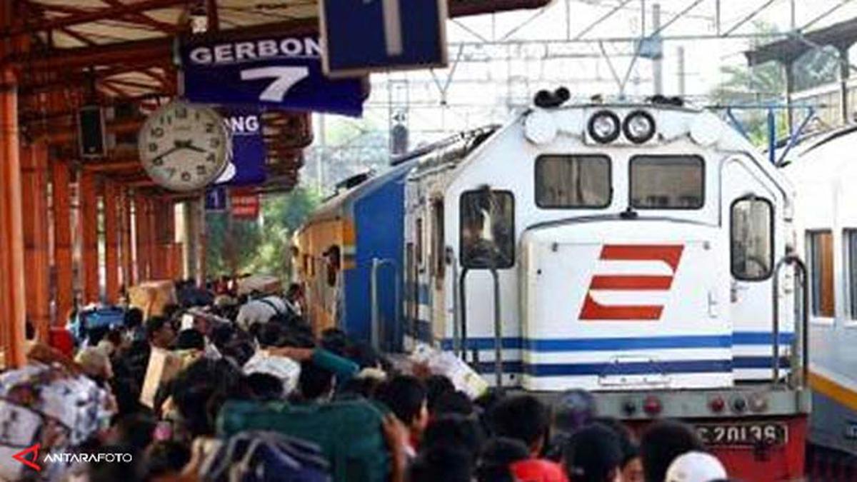Bantah Tiket Mudik Ludes, KAI Siapkan Tambahan Kereta Lebaran - Bisnis ...
