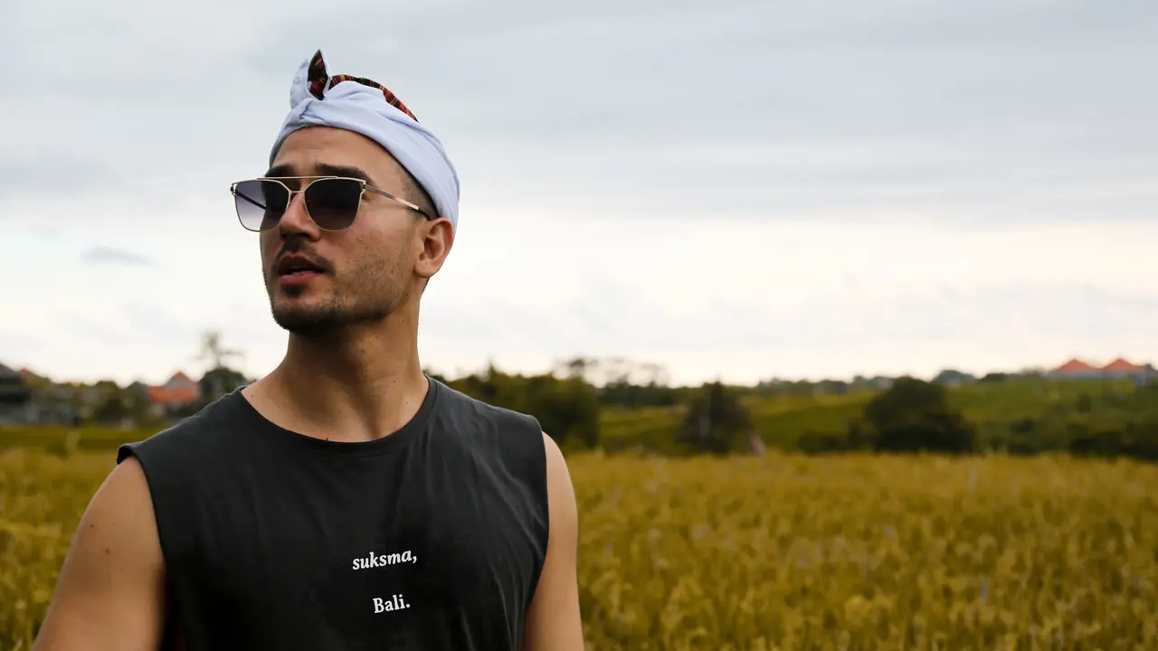 Swerte Angkat Kehidupan di Bali Melalui Lagu Rap yang Dirilis Secara ...