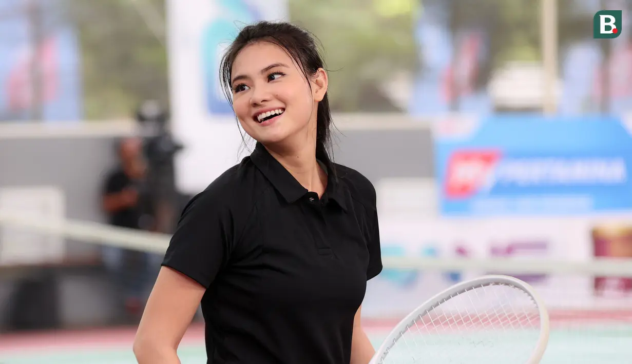 Foto: Gaya Imut Gege Elisa saat Main Tenis di Turnamen Olahraga ...