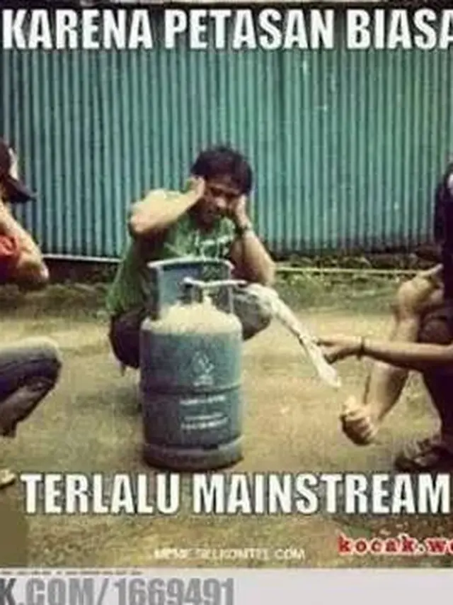 7 Meme Kocak Orang Main Petasan untuk Rayakan Lebaran Ini Absurd Banget ...