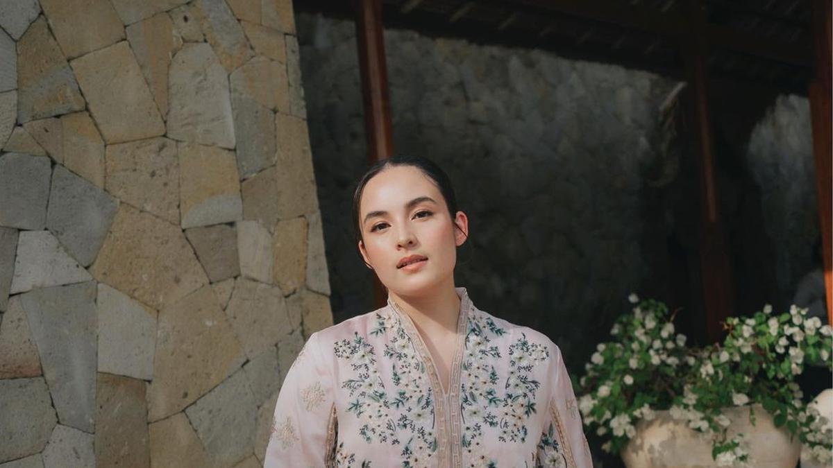 Inspirasi Kebaya Lengan 7/8 yang Elegan dari Chelsea Islan hingga Bella Saphira - Fashion Fimela.com