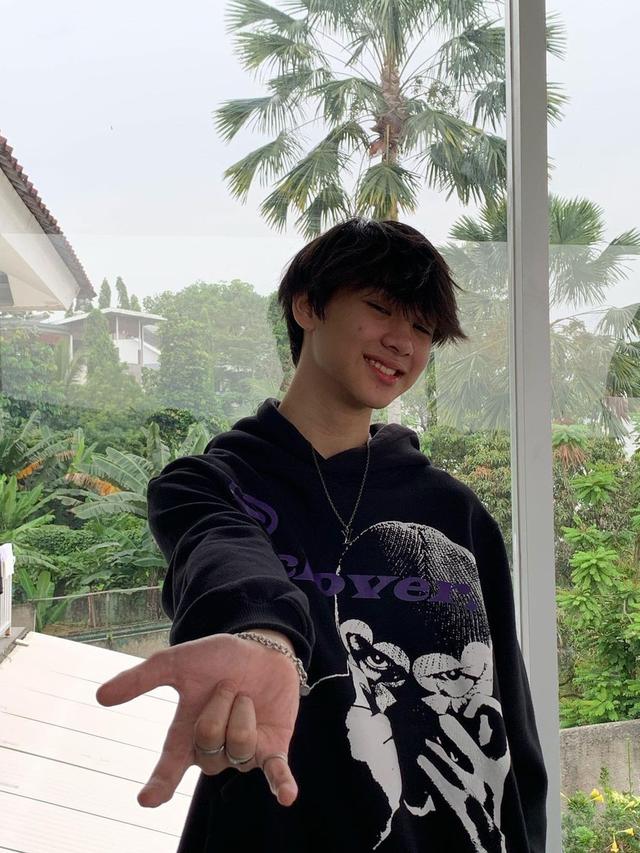 6 Potret Philipus Royce, Adik Gabriel Prince yang Viral Usai Beri ...