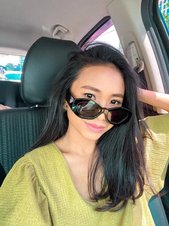 6 Potret Glamor Ayya Renita, Dulu Anak Tukang Bakso yang Gagal di Indonesian Idol - Hot Liputan6.com