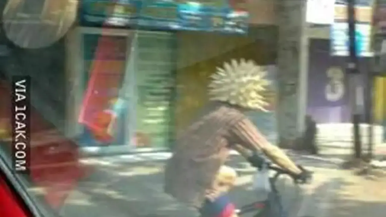 7 Potret Nyeleneh Netizen Saat Pakai Helm Ini Bikin Geleng Kepala, Kocak Banget - Hot Liputan6.com