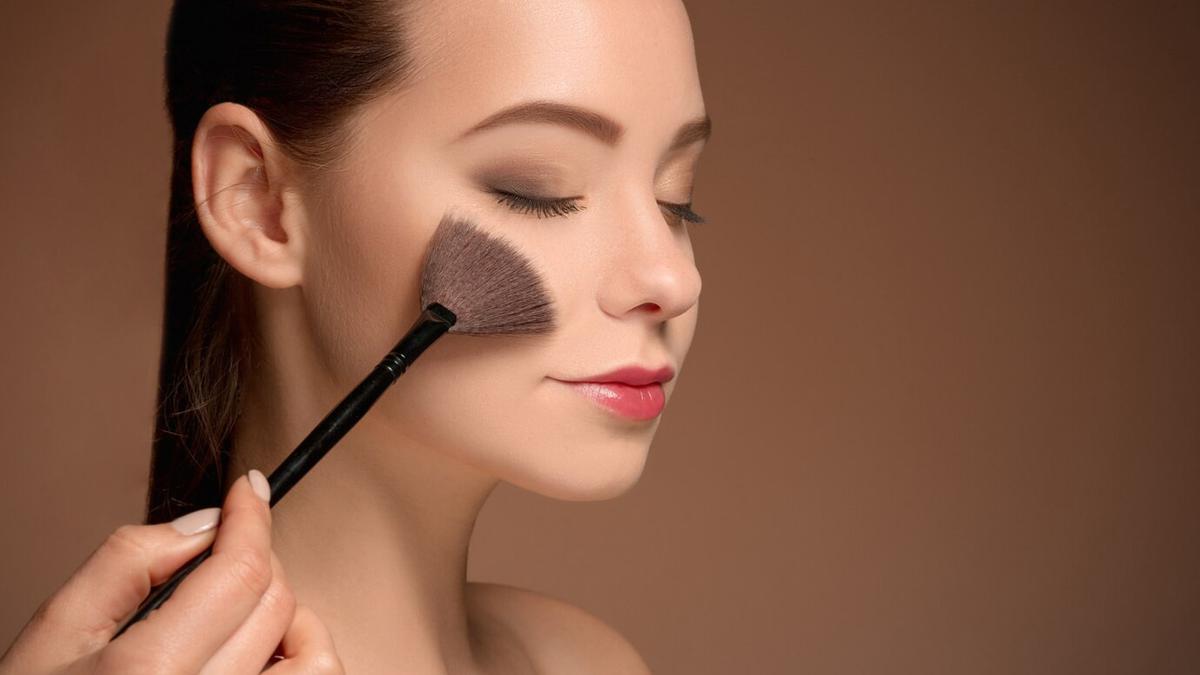 9 Tren Makeup Tak Lekang oleh Waktu, Tetap Tampil Memesona di Berbagai ...