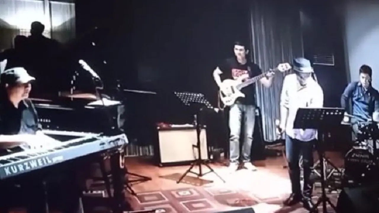 Shadu Rasjidi Kenang Penampilan Ayahnya, Mendiang Idang Rasjidi Bersama ...