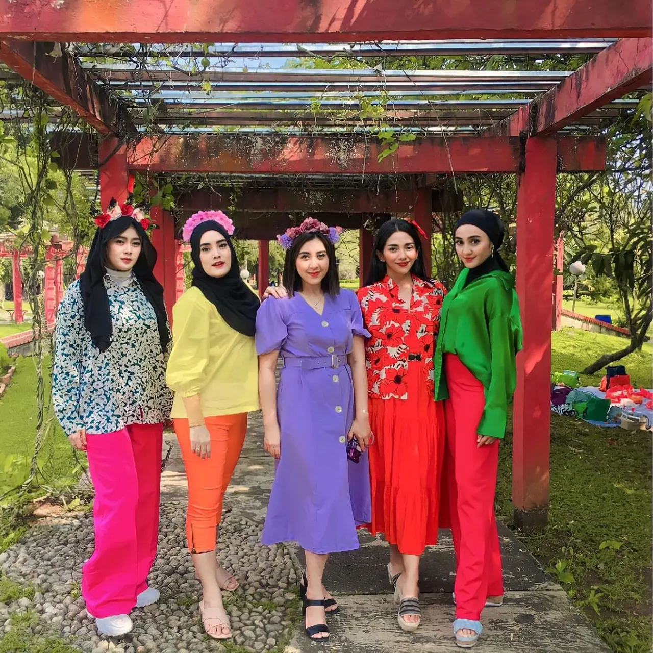 6 Momen Reuni Artis Kolosal Genta Buana Ini Bikin Netizen Nostalgia - Hot Liputan6.com