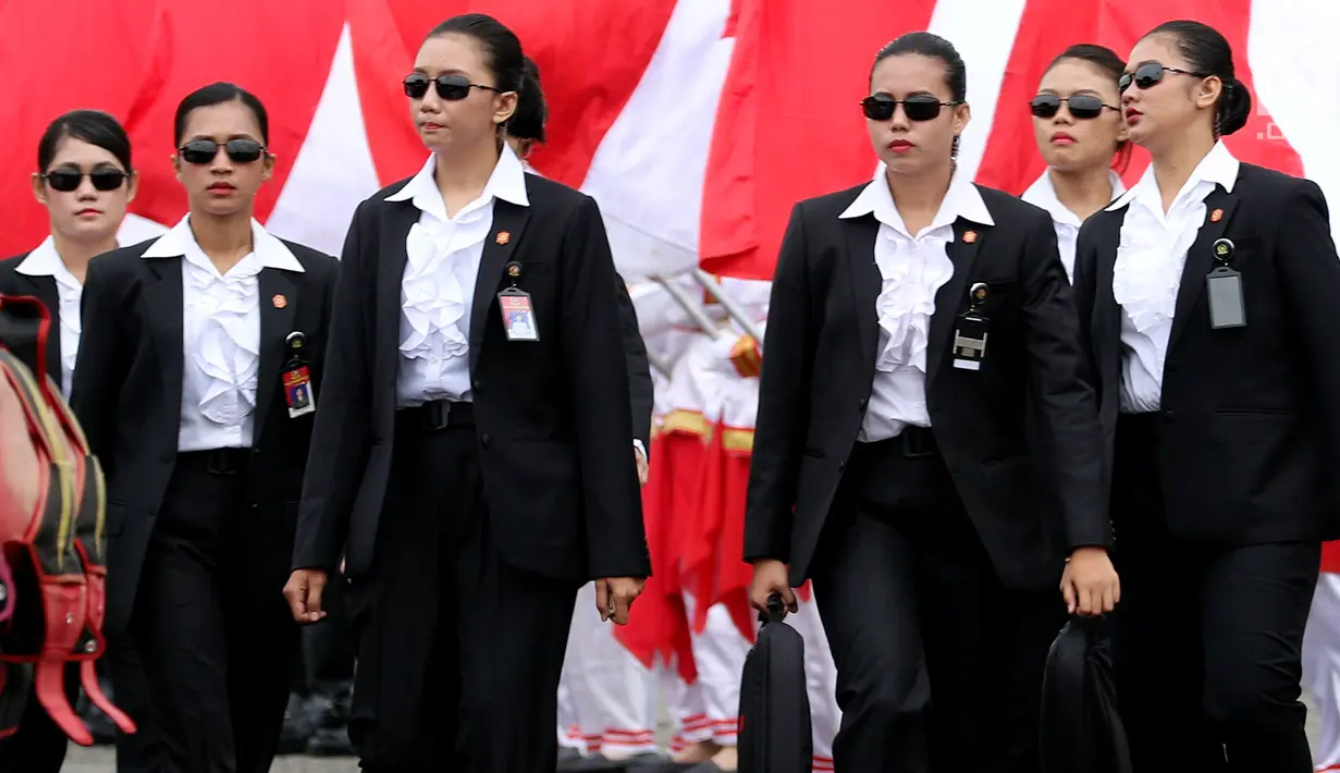 FOTO: 10.000 Prajurit Wanita TNI dan Polisi Apel Peringati Hari Kartini ...