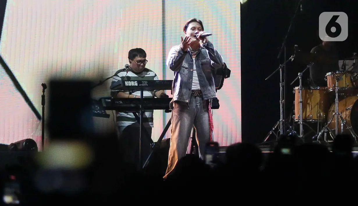 Penampilan Rizky Febian Hanyutkan Suasana Malam The Sounds Project 2024 ...