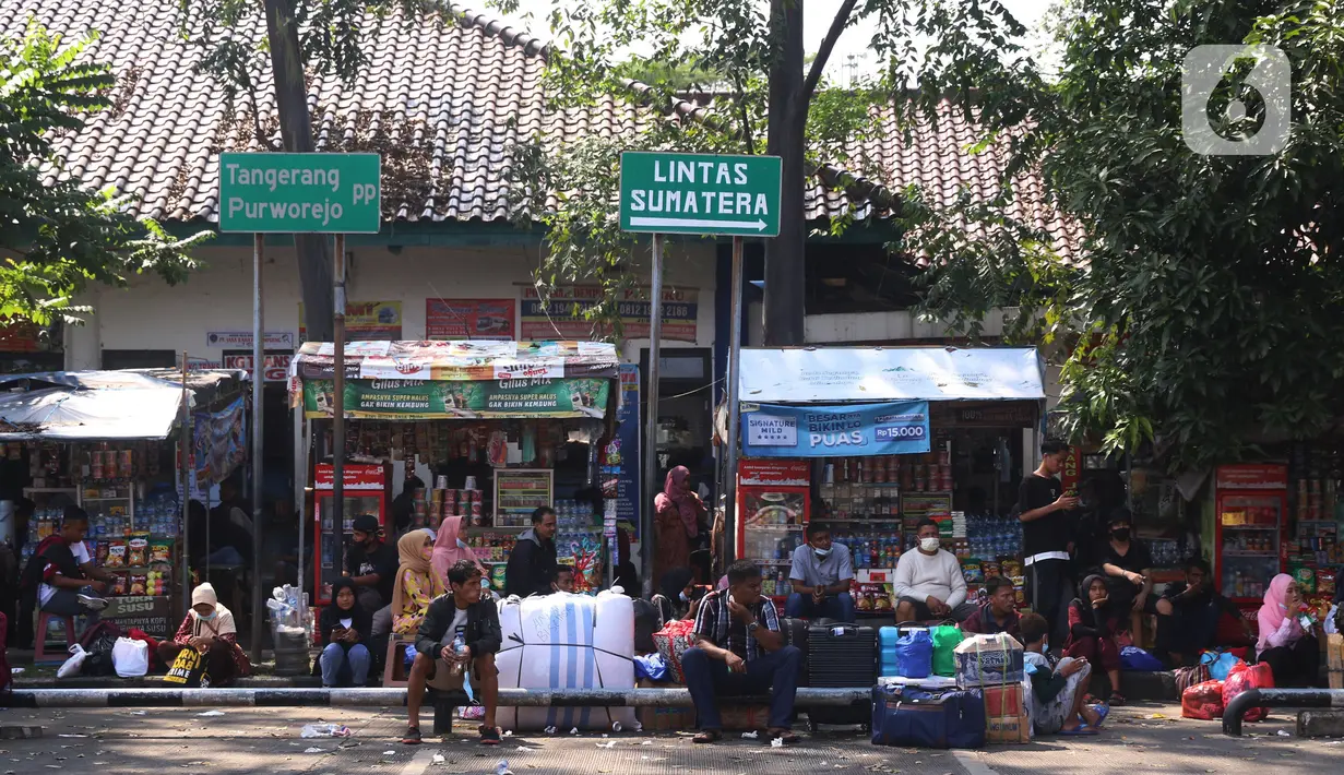 FOTO: Aktivitas Terminal Poris Pelawad Kembali Ramai - Foto Liputan6.com