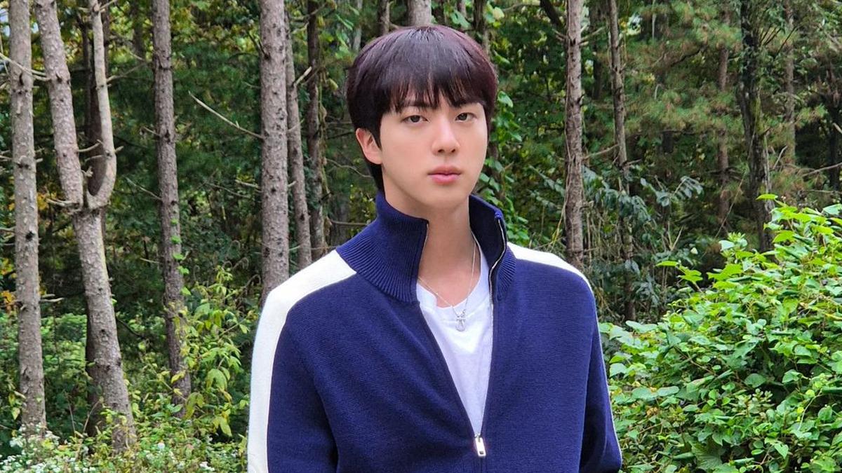 Jin BTS Rayakan Ulang Tahun ke-32, Intip Profil dan Fakta Menariknya