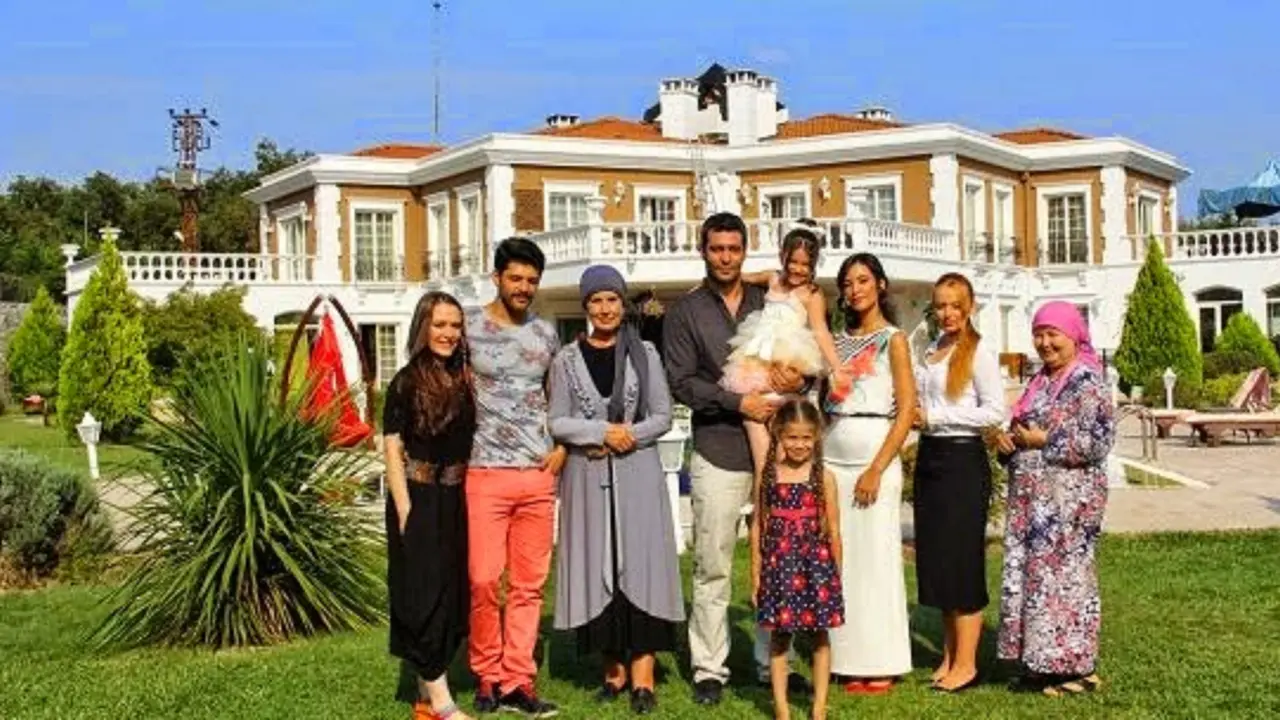 Elif, Serial Turki dengan Jalan Cerita yang Terus Membuai - ShowBiz ...