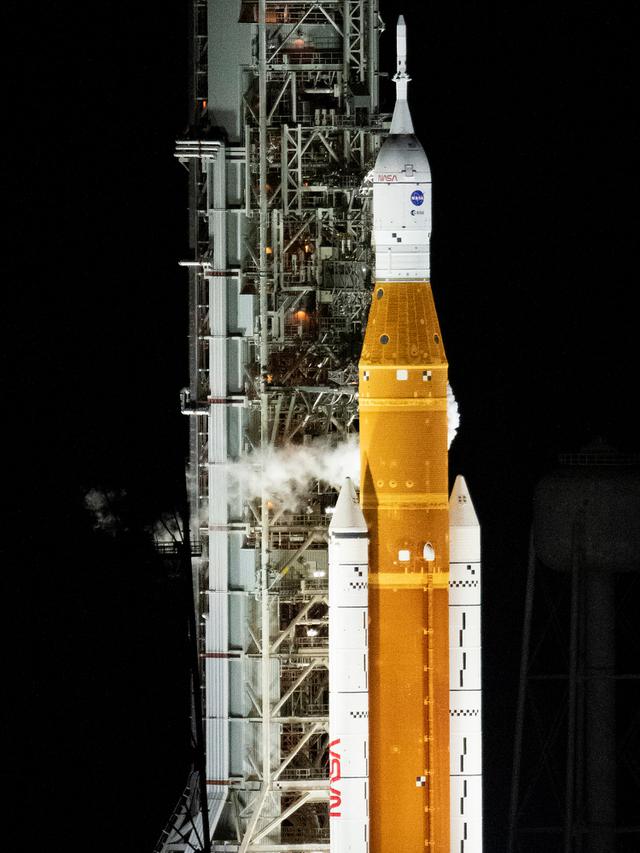 Sempat Gagal, NASA Akan Luncurkan Roket Artemis I ke Bulan pada Sabtu 3 ...