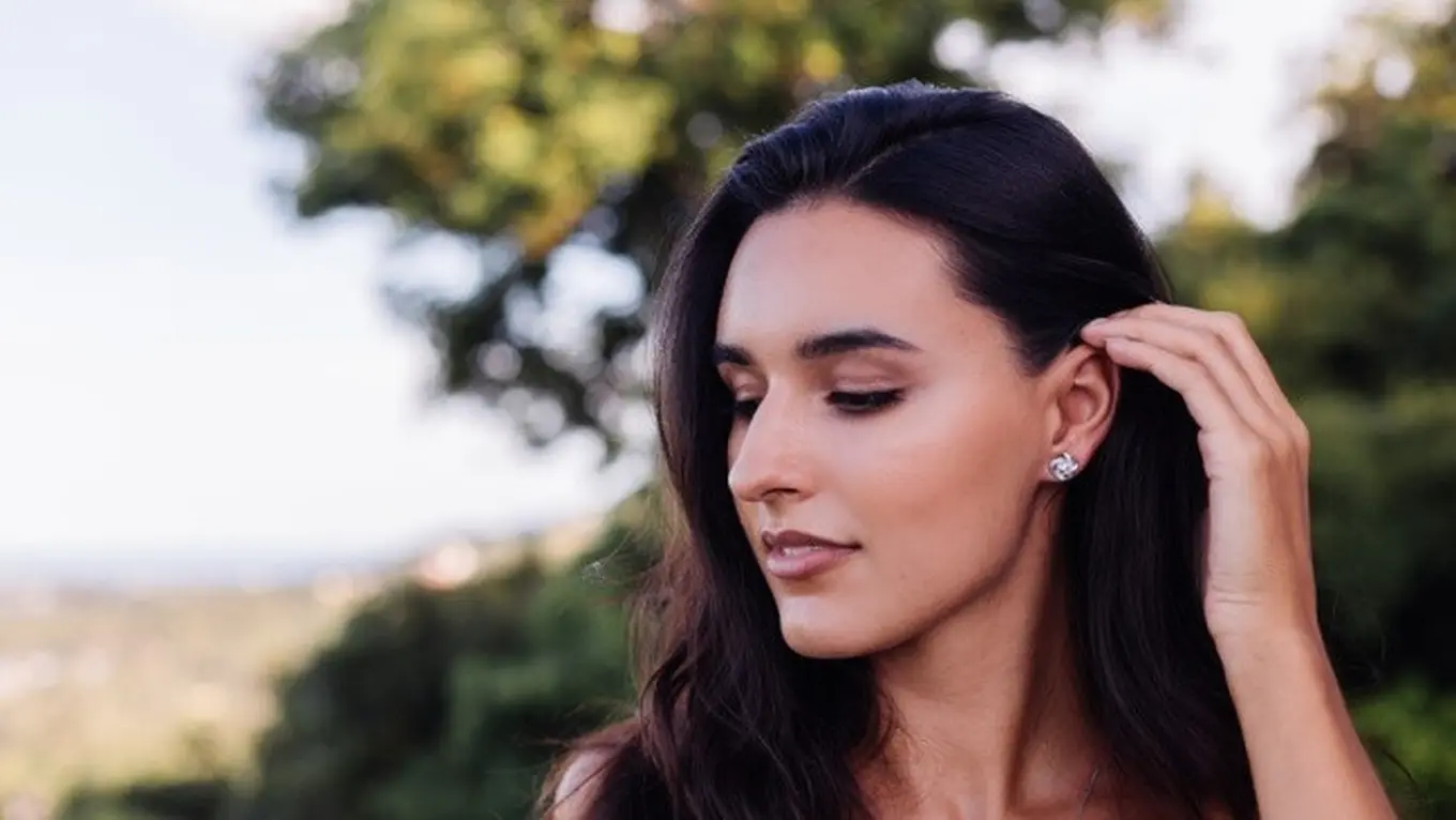 5 Model Anting Emas Simpel Elegan dengan Desain Terbaru, Pilihan Tepat ...