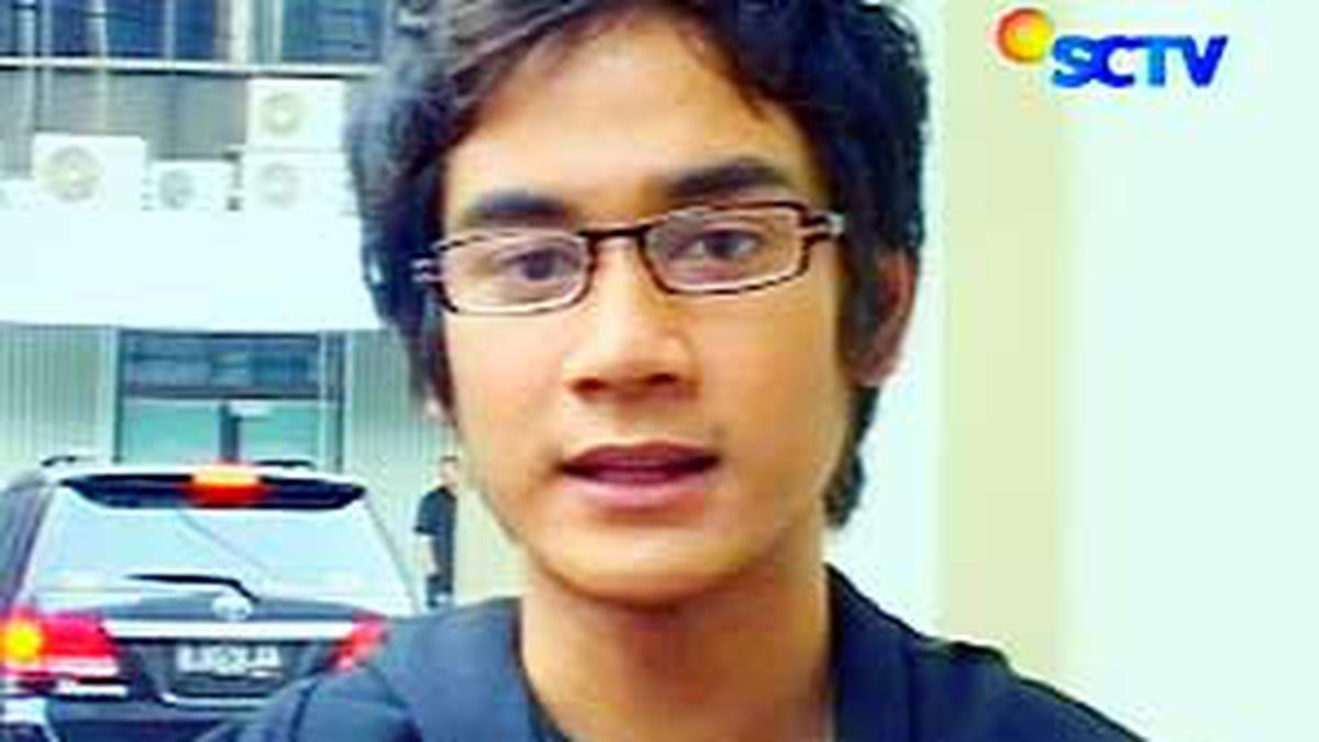 Dwi Andhika-Poppy Bunga Putus?