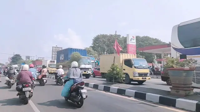 Info Arus Balik 2022: Kendaraan Nyaris Tak Bergerak di Jalur Arteri Cirebon Arah Jateng ...