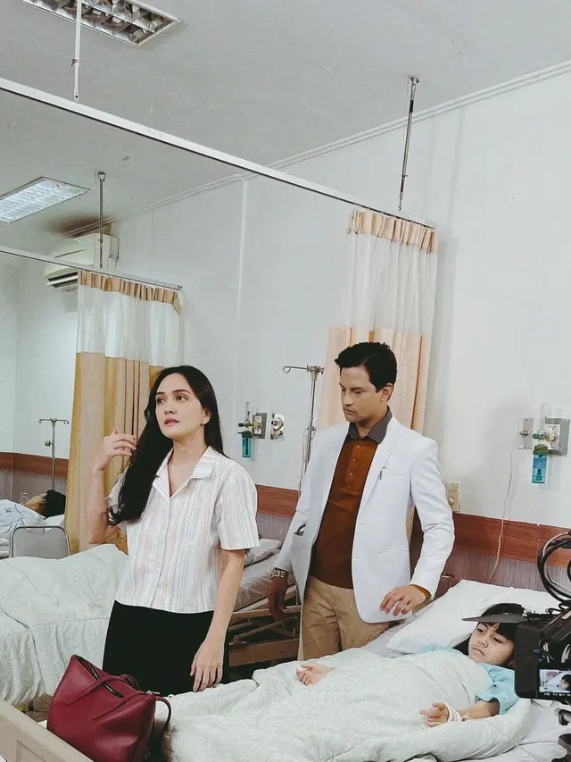 Main Sinetron Baru, Ini 7 Potret Shandy Aulia Bareng Pemain Cinta 2 Pilihan