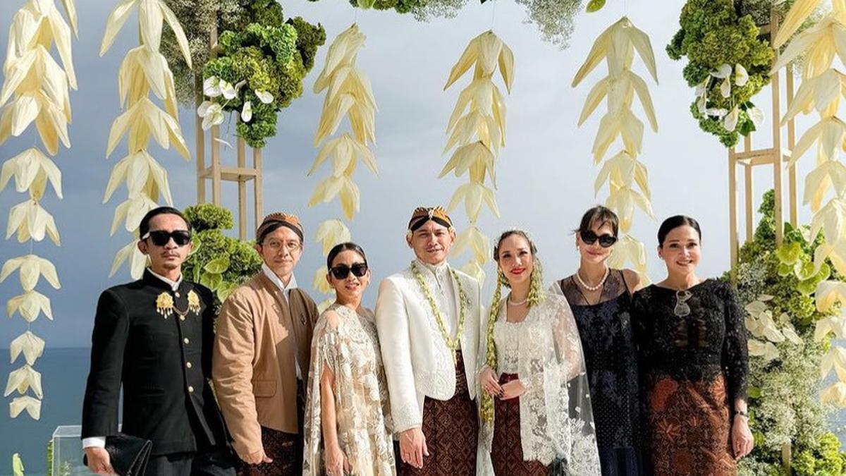 8 Gaya Artis Tanah Hadir di Akad Nikah BCL dan Tiko Aryawardhana yang ...