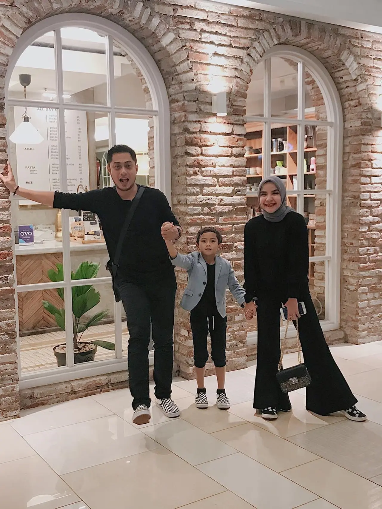 6 Potret Harmonis Keluarga Ferry Ardiansyah dan Tasya Nurmedina, Manis ...