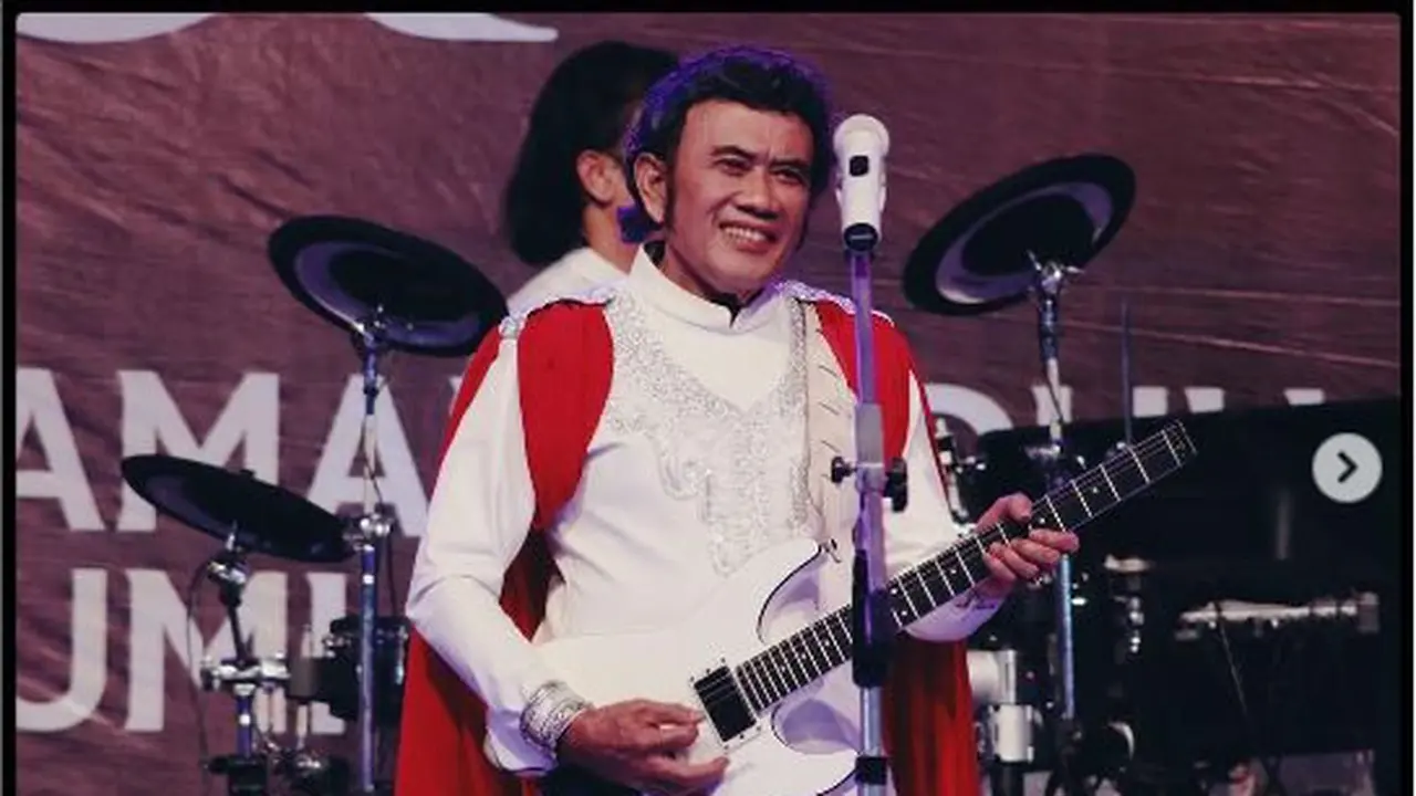 Rhoma Irama Bakal Nyanyikan Lagu BTS di HUT Indosiar ke-28 - ShowBiz Liputan6.com