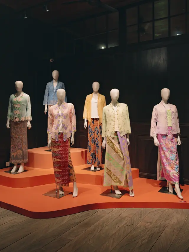 Rangkaian Koleksi Batik Pesisir Berusia Lebih dari Seabad di Pameran ...