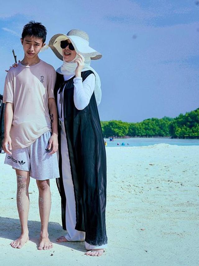 6 Potret Kenangan Drummer Matta Band dan Putranya, Meninggal Hanyut di ...
