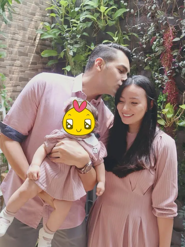 7 Gaya Asmirandah saat Momong Anak, Tetap Stylish - Hot Liputan6.com