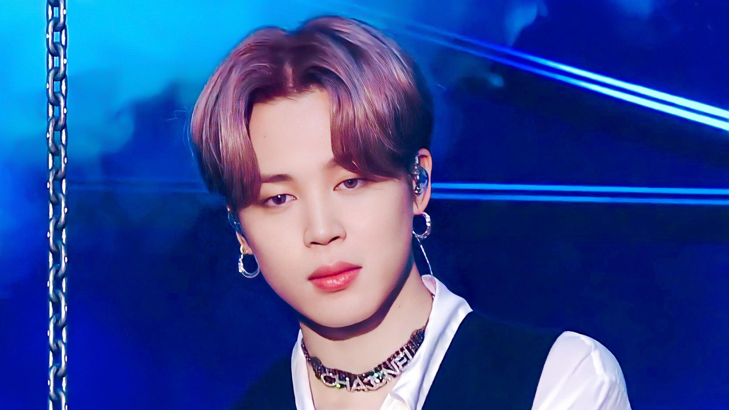 Choker Chanel Jimin BTS di Golden Disc Awards 2021 Sukses Curi Perhatian