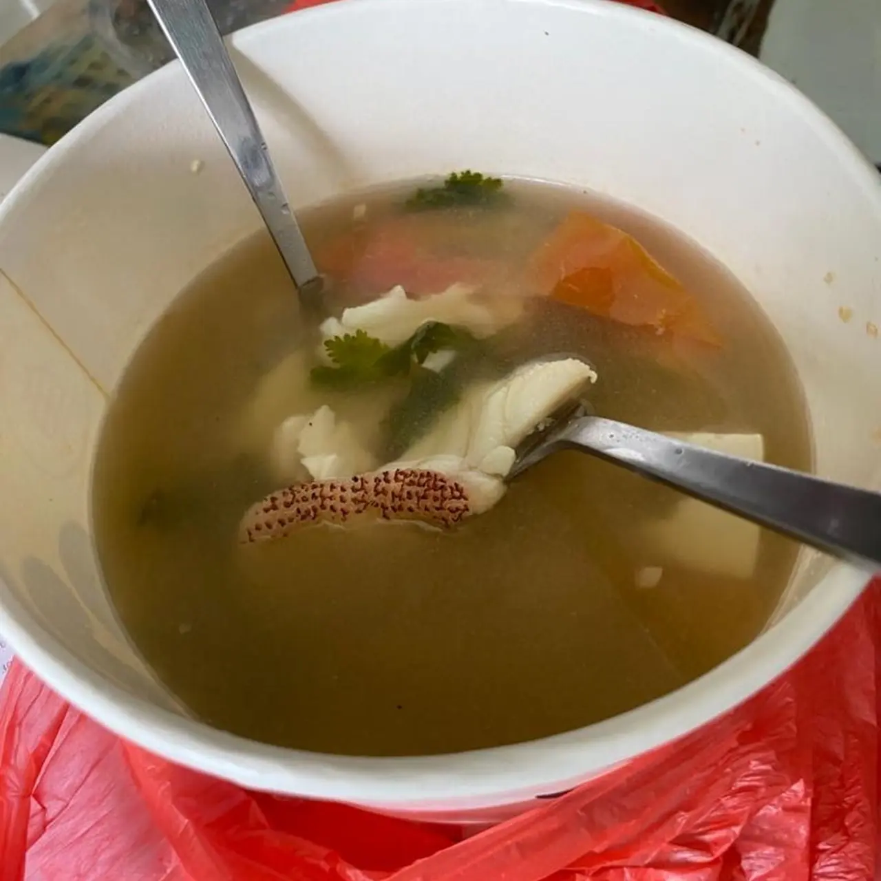 Drama Pelanggan Komplain Sup Seharga Rp111 Ribu Hanya Berisi 4 Potong ...