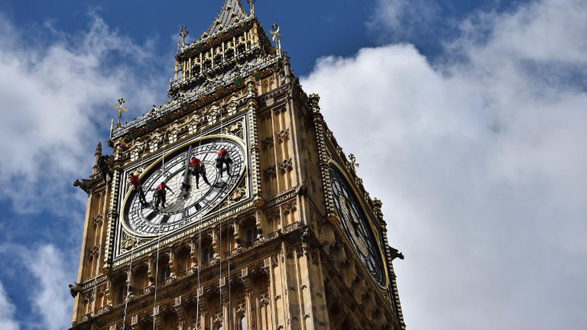 30-4-1997: Jam Big Ben di London Berhenti Selama 54 Menit - Global ...