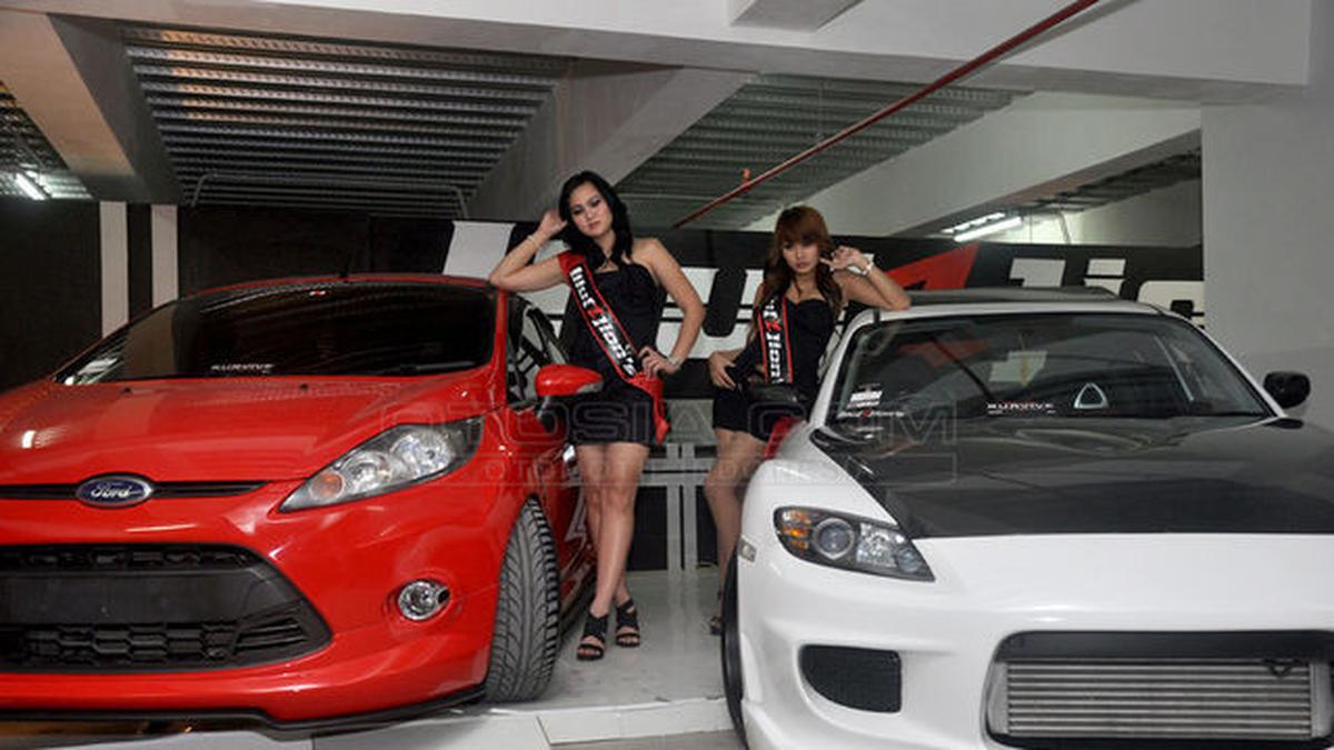 Kontes Modifikasi Mobil di Mall MX Malang - Galeri Otosia.com