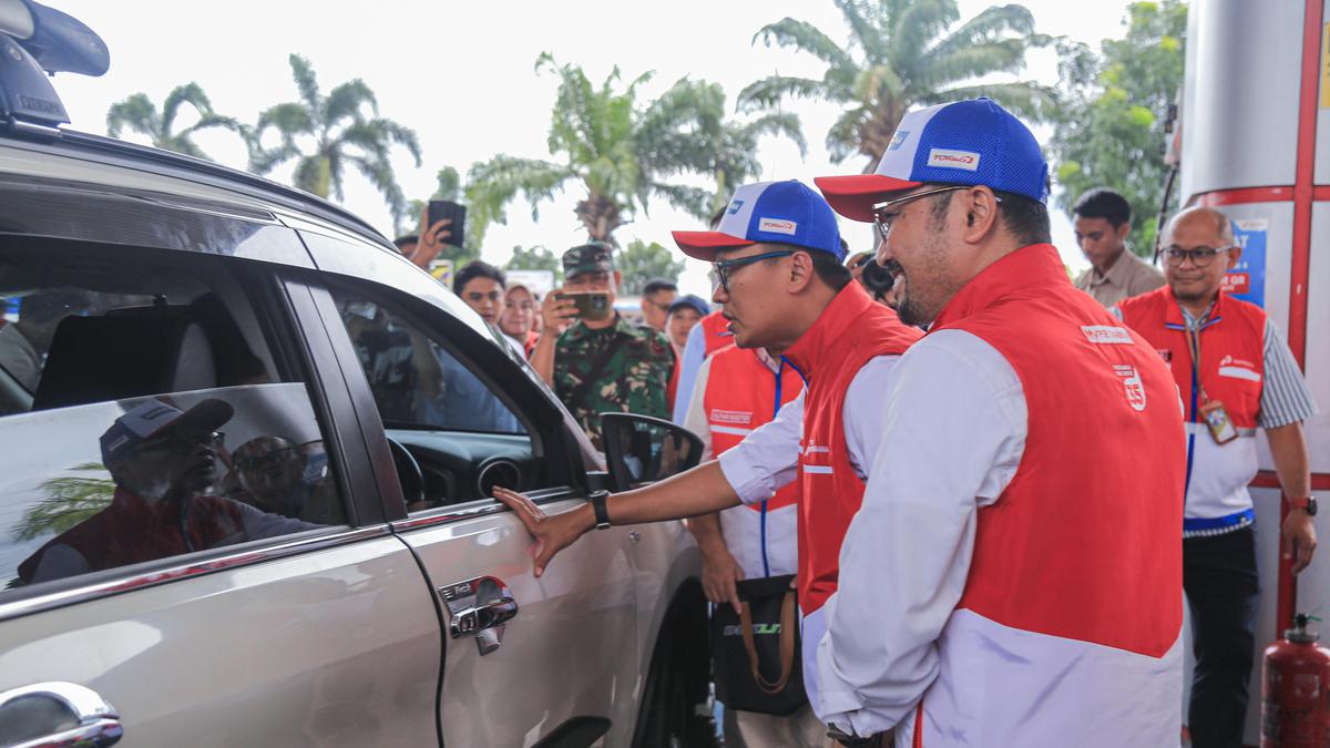 Jelang Libur Natal, Wamen BUMN dan Direksi Pertamina Tinjau Layanan SPBU - Bisnis Liputan6.com