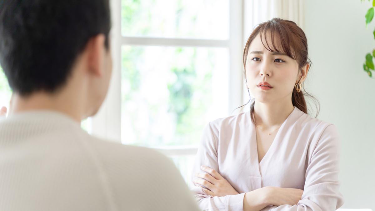 9 Tips Menghadapi Suami yang Tidak Peduli Denganmu - Relationship Fimela.com